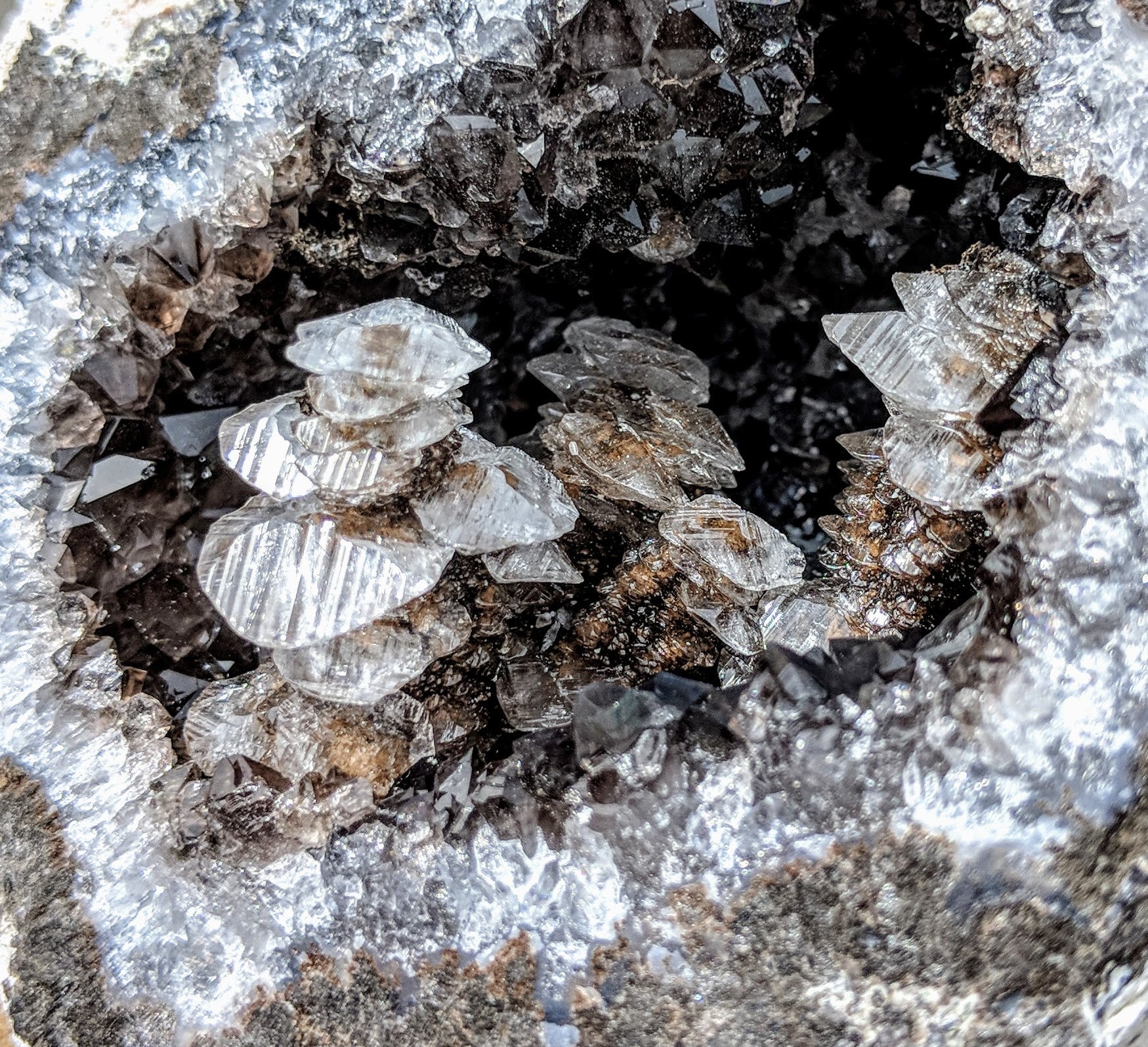 Crack your own Mexican Geodes | The Geode Guys